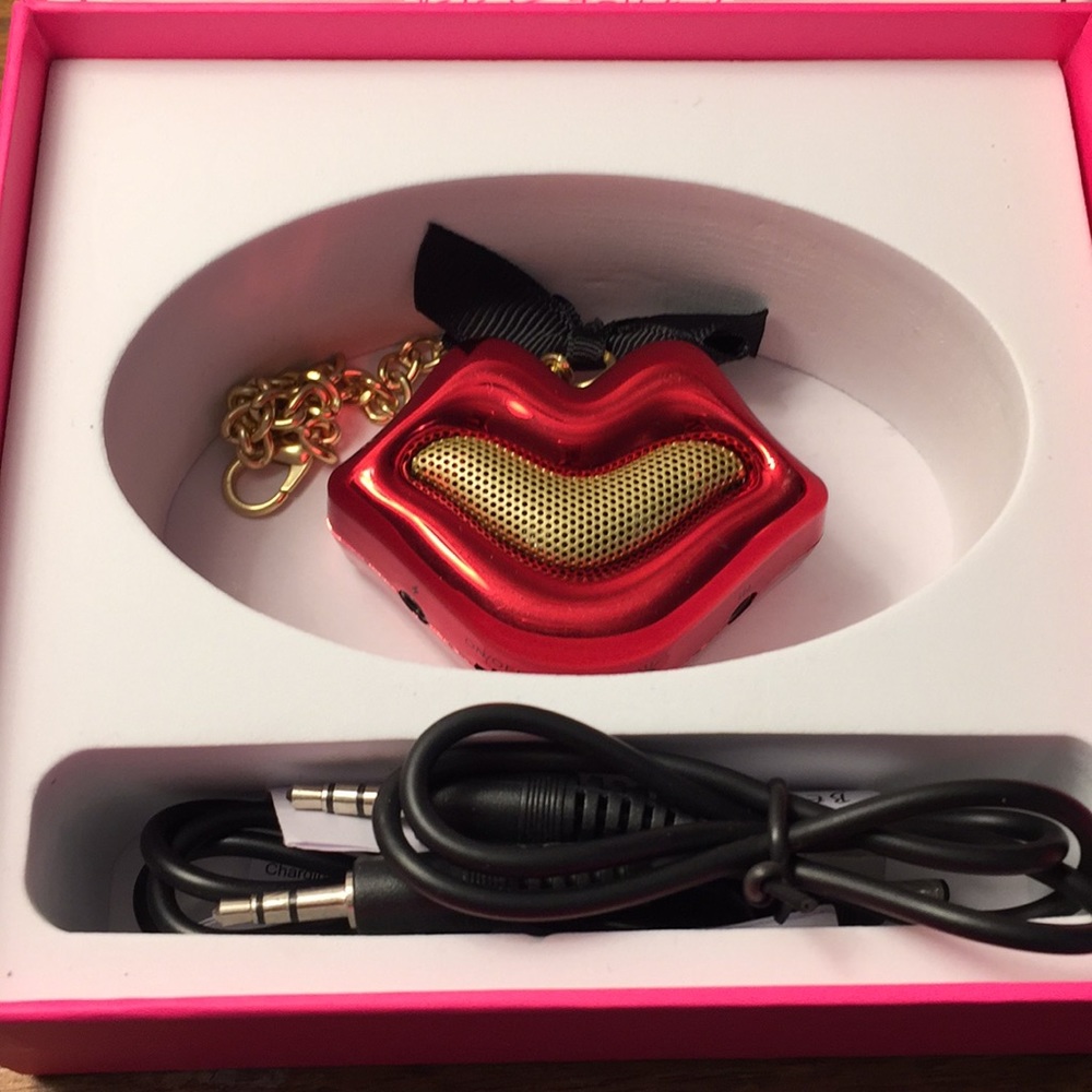 Betsey Johnson Portable Lip Speaker - Gem